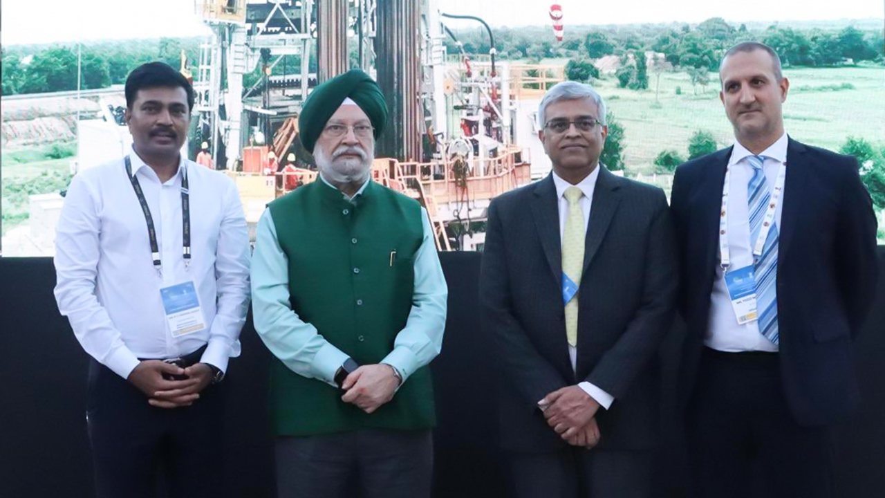 Union Minister Applauds MEIL & Drillmec for 'Make in India' Rigs | Meil
